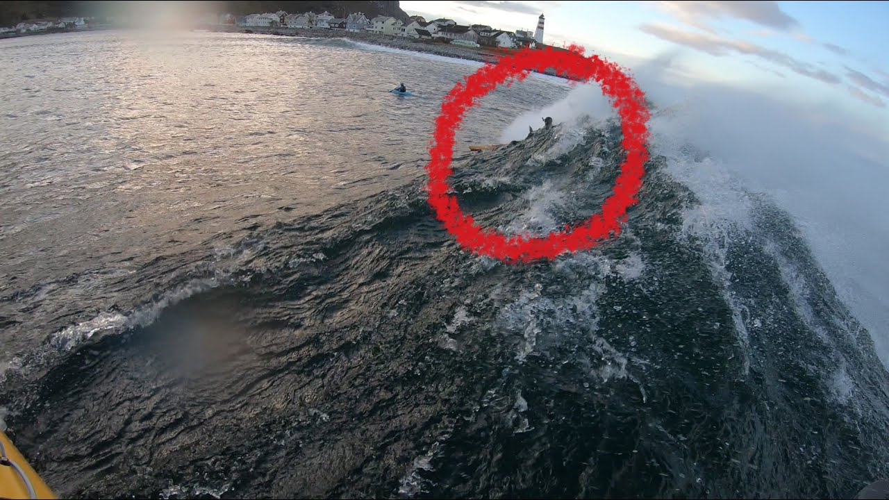 Kayaker Taken By 4 Meter Wave - YouTube
