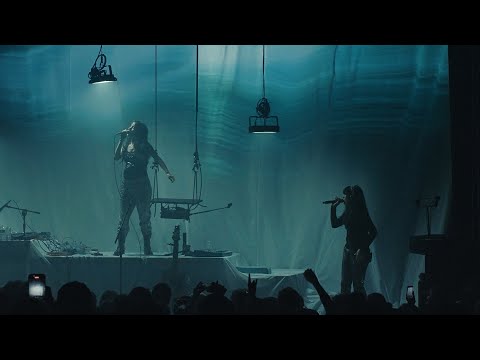 Oklou - harvest sky (feat. underscores) live @ la cigale (March 2025)