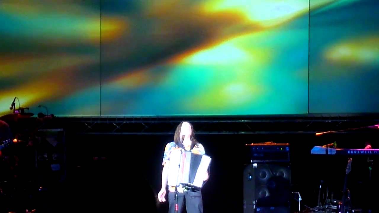 Weird Al in London 2010 - Frank's 2000 Inch TV - YouTube