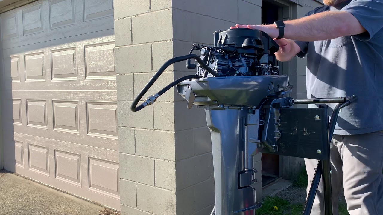Compression test on a 15hp Yamaha 1998 2stroke outboard motor - YouTube