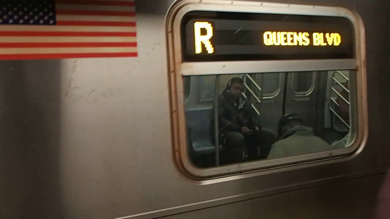 MTA New York City Subway R160 R Train leaves Lexington Av - YouTube