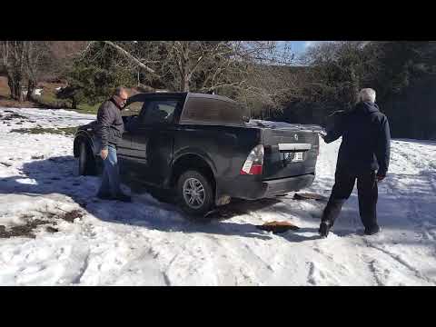 Kazdağları Hanlar da Kara saplanan araba 31 Ocak 2022