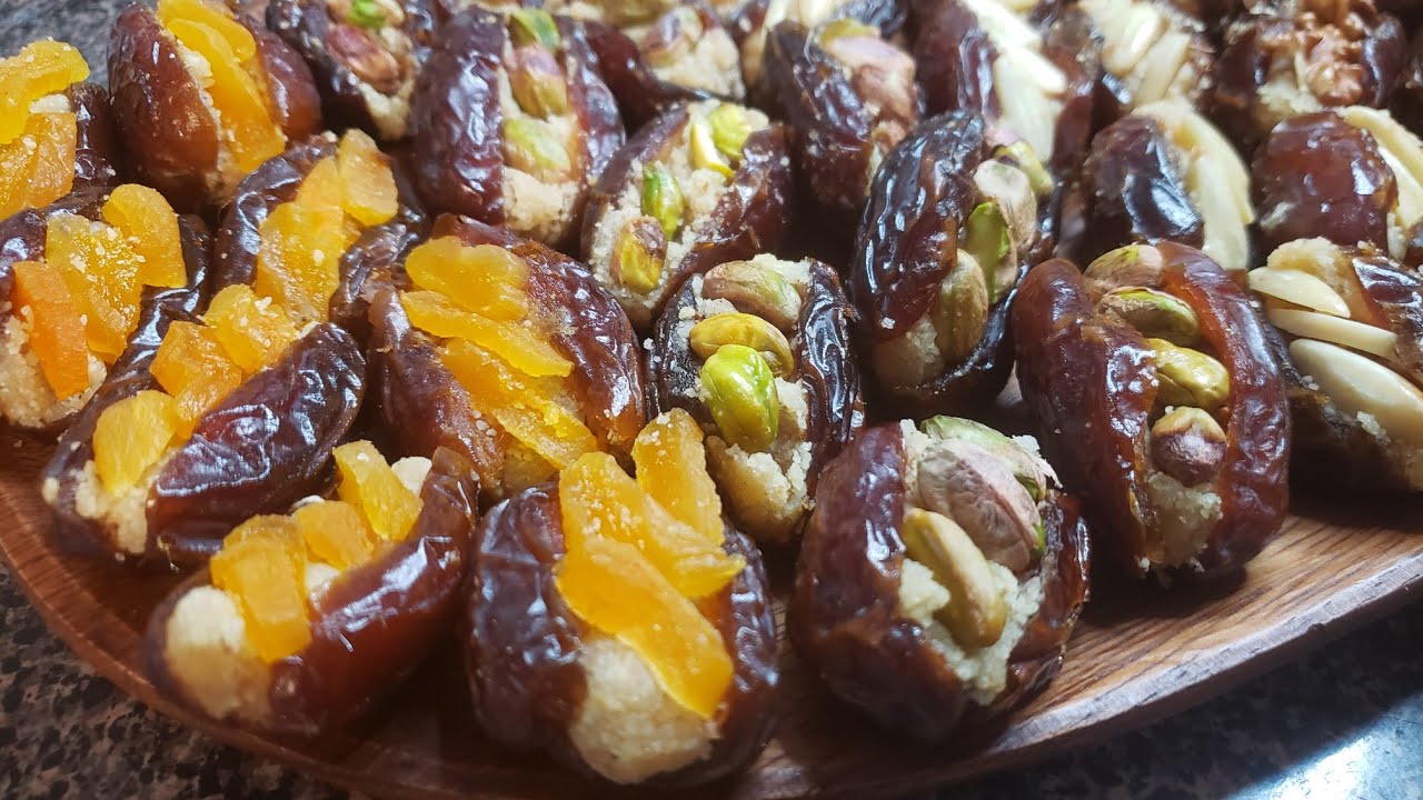 Moroccan stuffed dates with Almond, التمر المعمر باللوز بالطريقة ...