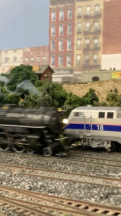 SP&S 700 meets AMTK 18 #sanantonio #modeltrains #railfun #texas #hoscale #fun #funrun #amre #ttm ...