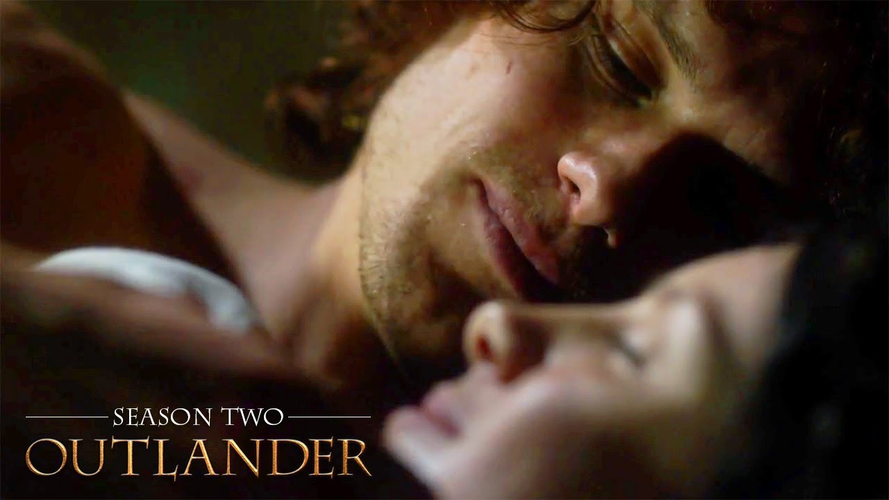 Jamie Gets Into Bed With Claire | Outlander - YouTube