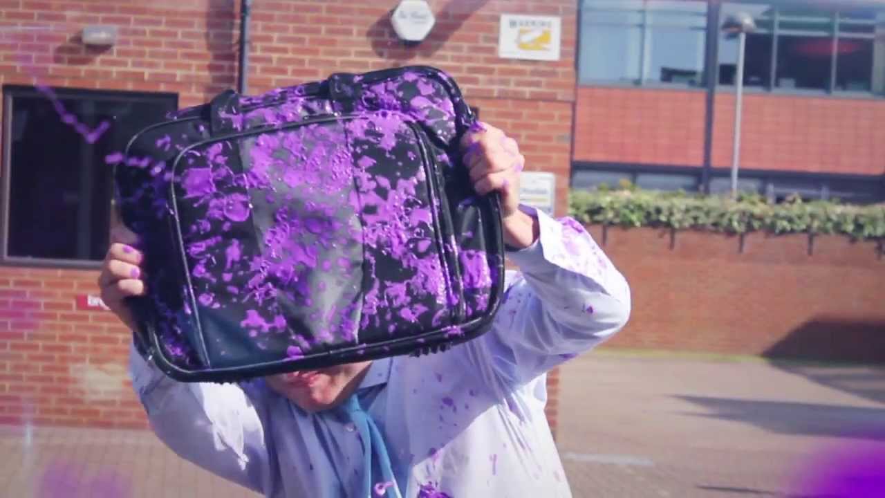 ESting 2013 - The E4 Good Luck Bird - YouTube