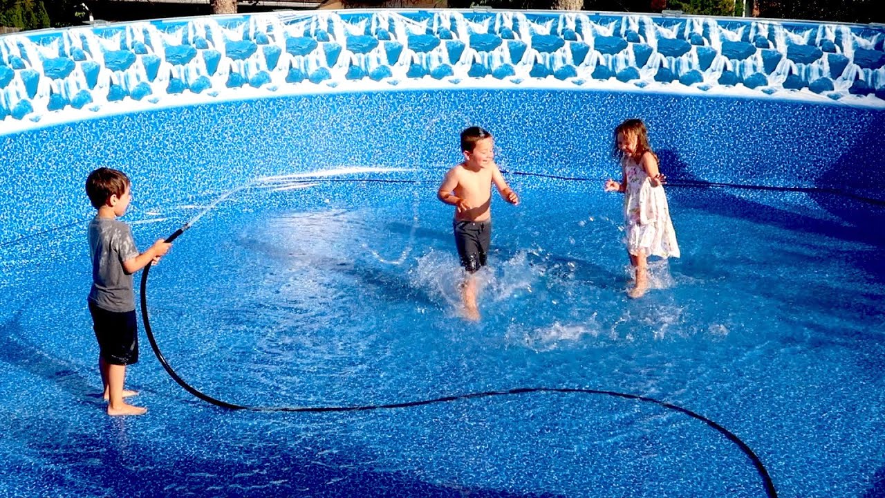 Sage & Poppy's New Kind of Pool Party - YouTube