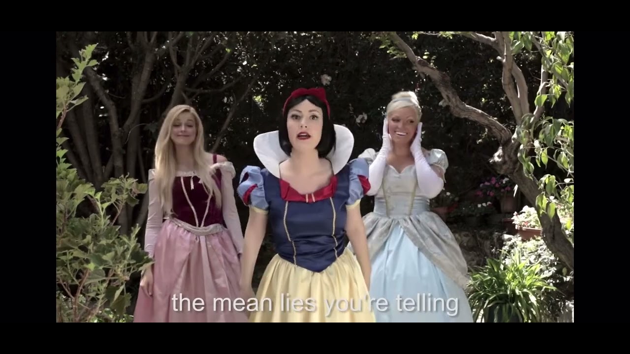 Snow White vs Elsa rap battle (sped up full version) - YouTube