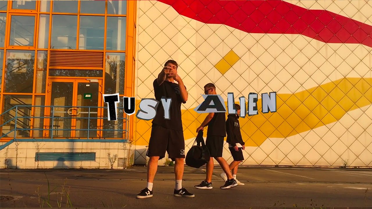 DAREWIN - TUSY ALIEN // PROD. UNKNOWN // VIDEO - YouTube