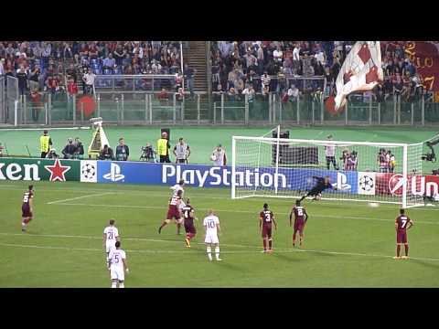 AS Roma - FC Bayern / Impressionen vom Spiel /Elfmeter(Penalty) - Champions League 21.10.2014