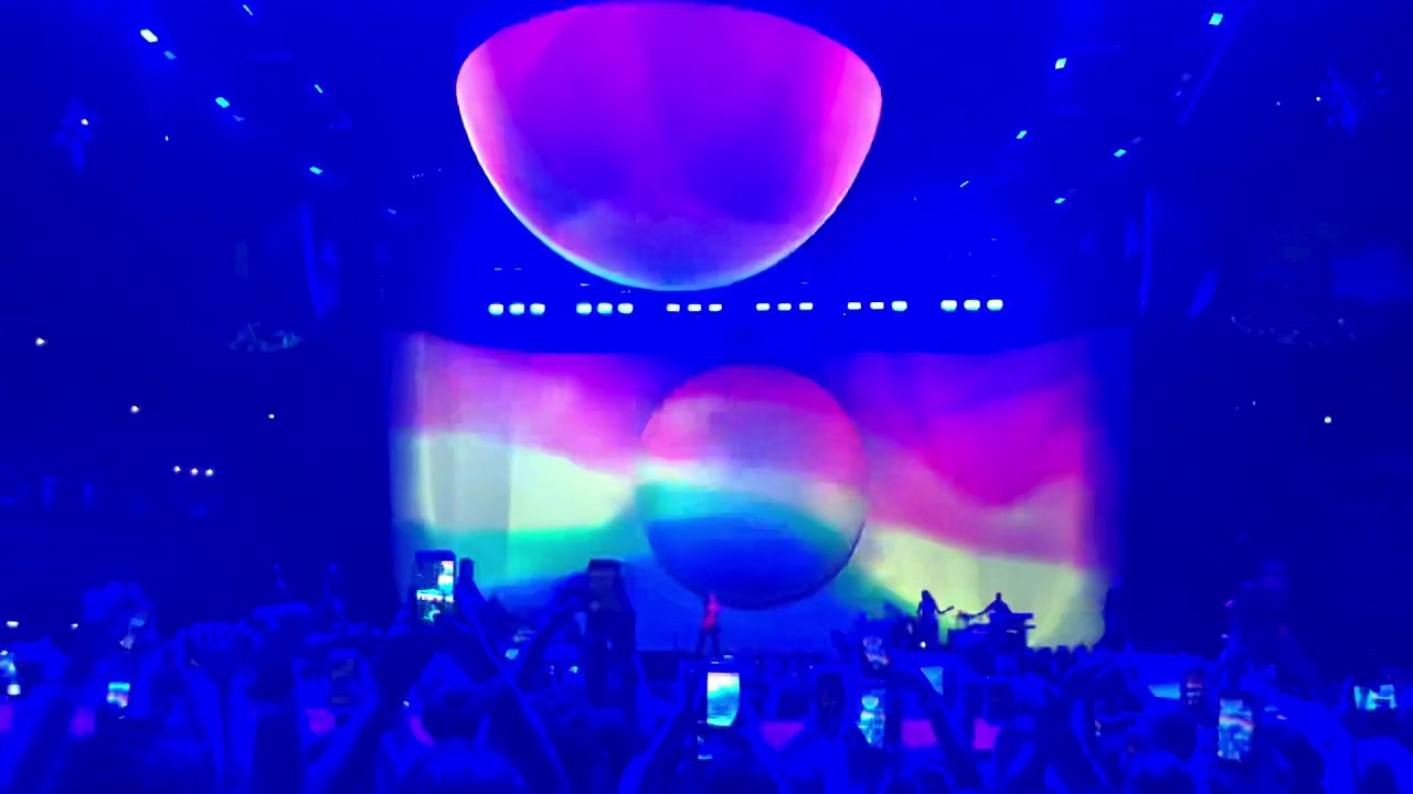 ARIANA GRANDE - BREAK FREE LIVE SWT PARIS - YouTube