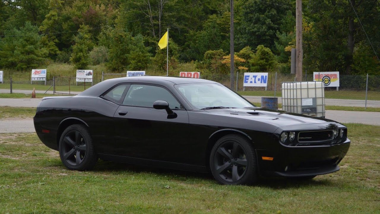 Challenger R/T Stock Exhaust Note - YouTube