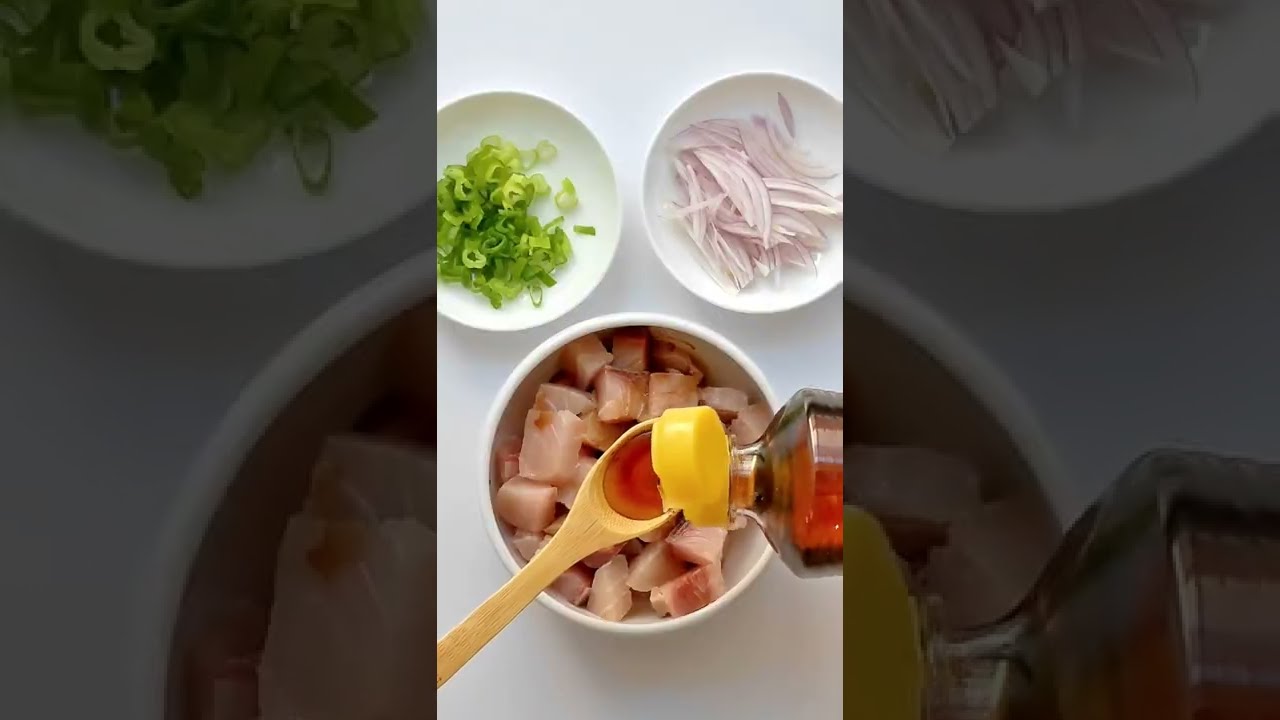 Hamachi/Yellowtail Poke Bowl - YouTube