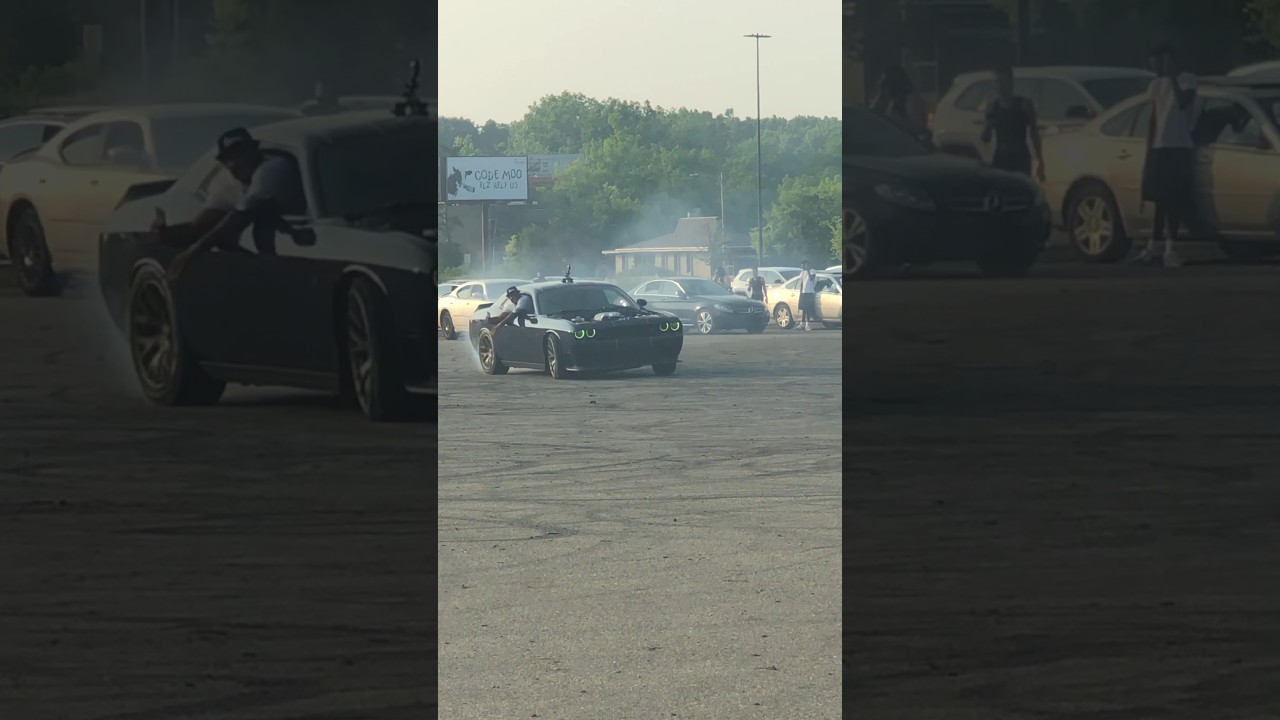 Female owned Hellcat in legal pit with no hood and ⁠@mr.gotdamnit # ...