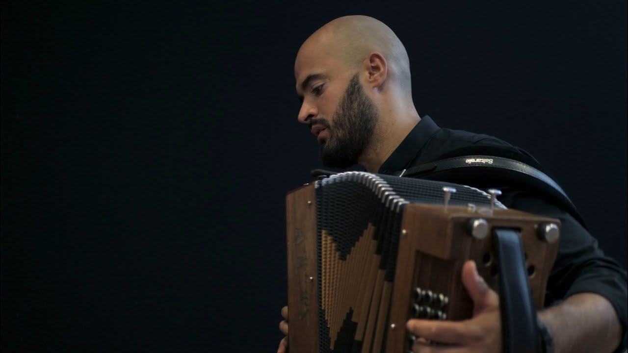 Francesco Gullo - La valse a Pierre ( R.Tesi ) - YouTube