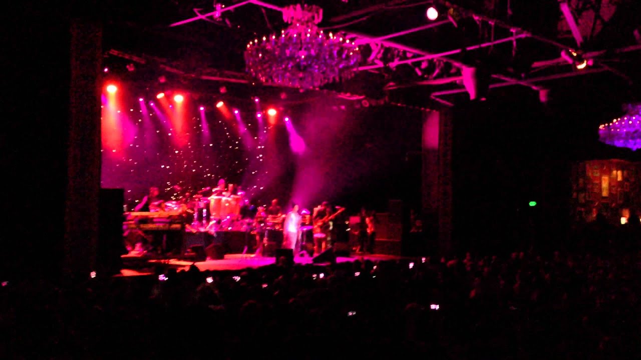 Erykah Badu at the Fillmore Auditorium, Denver Colorado - Baduizm Tour ...