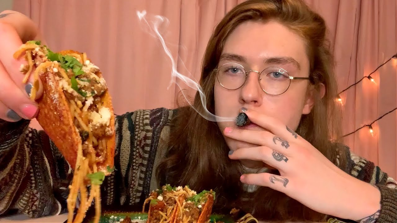 fat wax backwood + making spaghetti tacos - YouTube