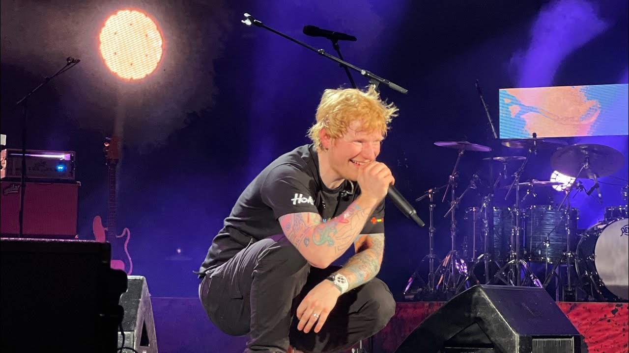 Perfect - Ed Sheeran “The Mathematics Tour”- Live in Bahrain - YouTube