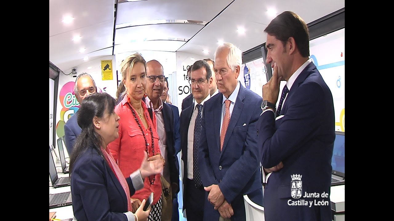 El Ciberbús llega a la provincia de León - YouTube