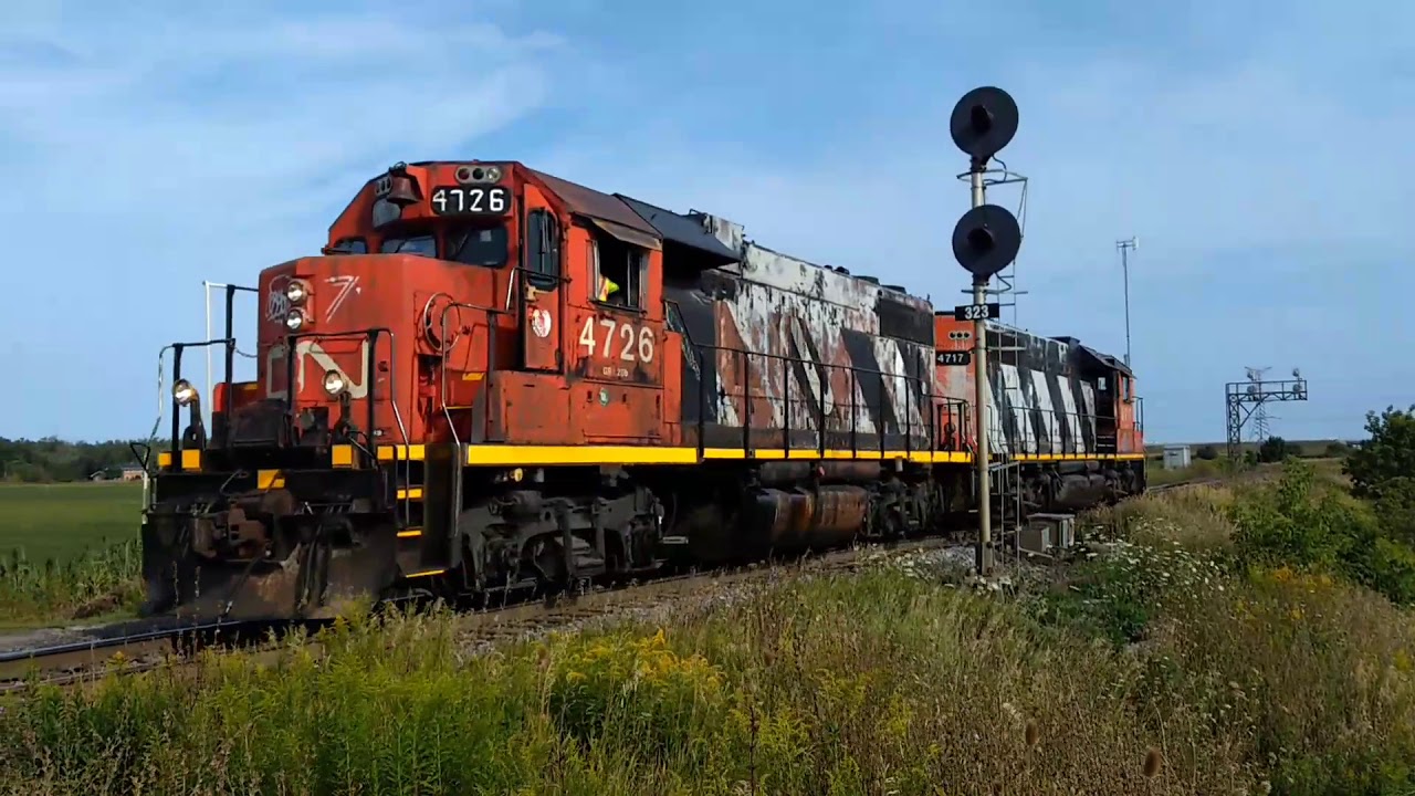 CN GP38-2 #4726, #4717 - YouTube