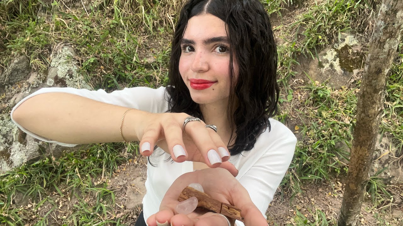 ASMR AL AIRE LIBRE SOFT SPOKEN-Roleplay reiki te quito las malas ...