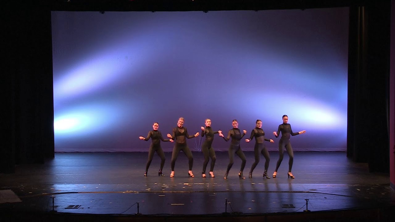 CDE's "to be free." - Step Into This World - YouTube