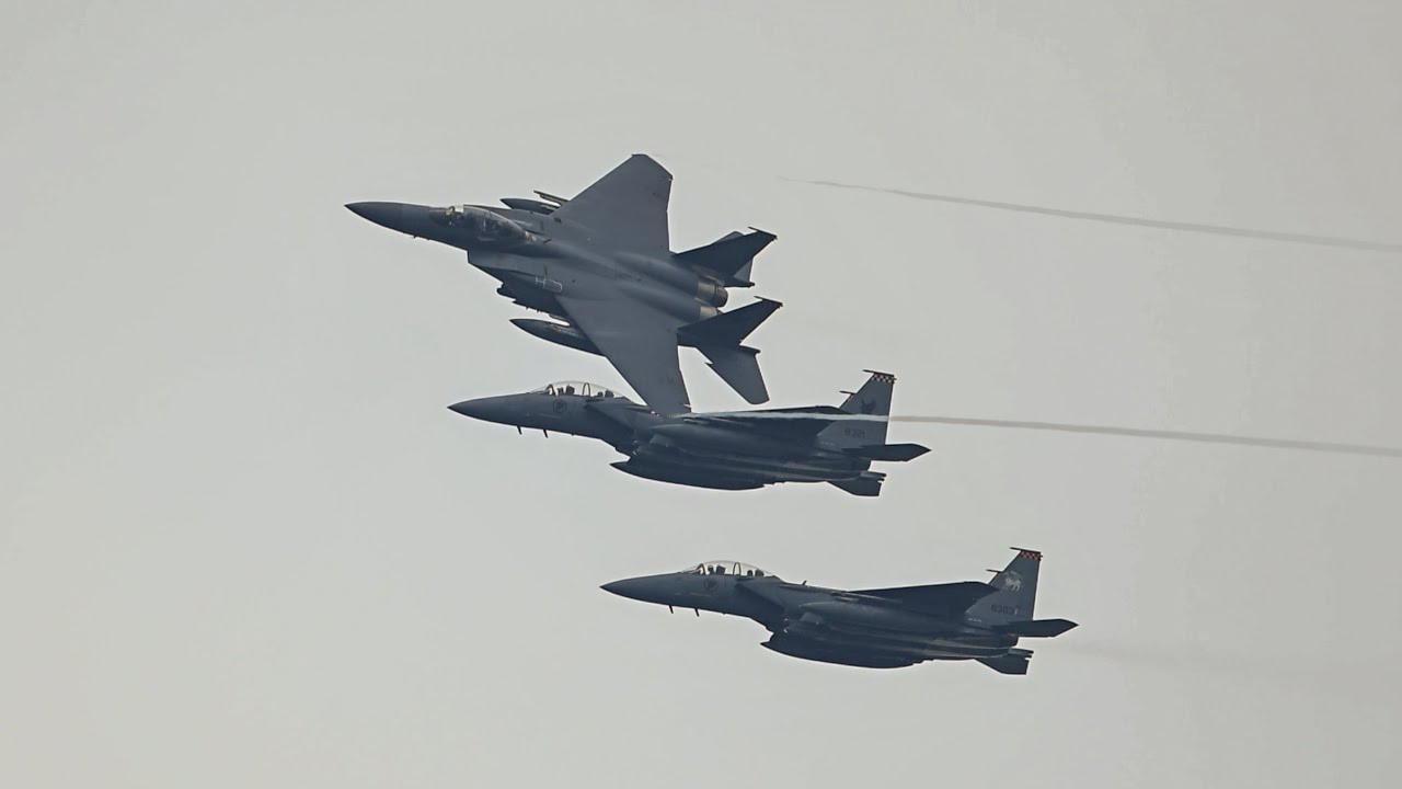 Exercise Bersama Lima 2025 – F-15SG RTB on Easter - YouTube