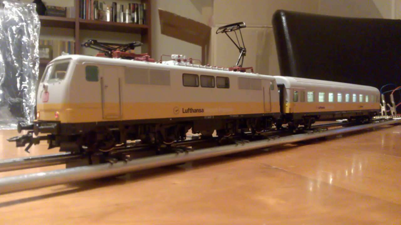 Märklin 2867 BR 111 Lufthansa mit ESU Loksound V4.0 M4 - YouTube