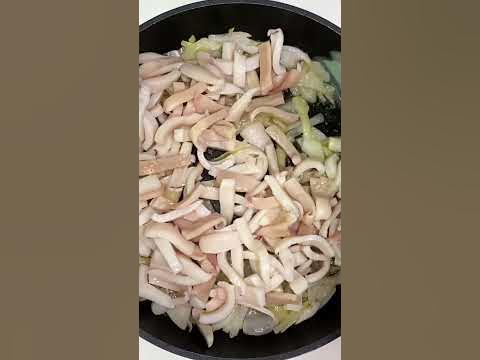 Кальмары жареные с луком #shorts - YouTube