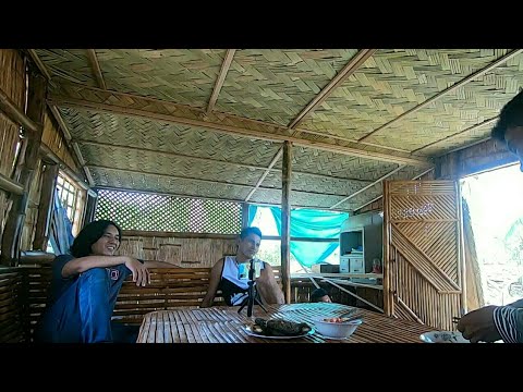 BAHAY KUBO DAY 27 | SAWALI ANG KISAME WITH VARNISH - YouTube