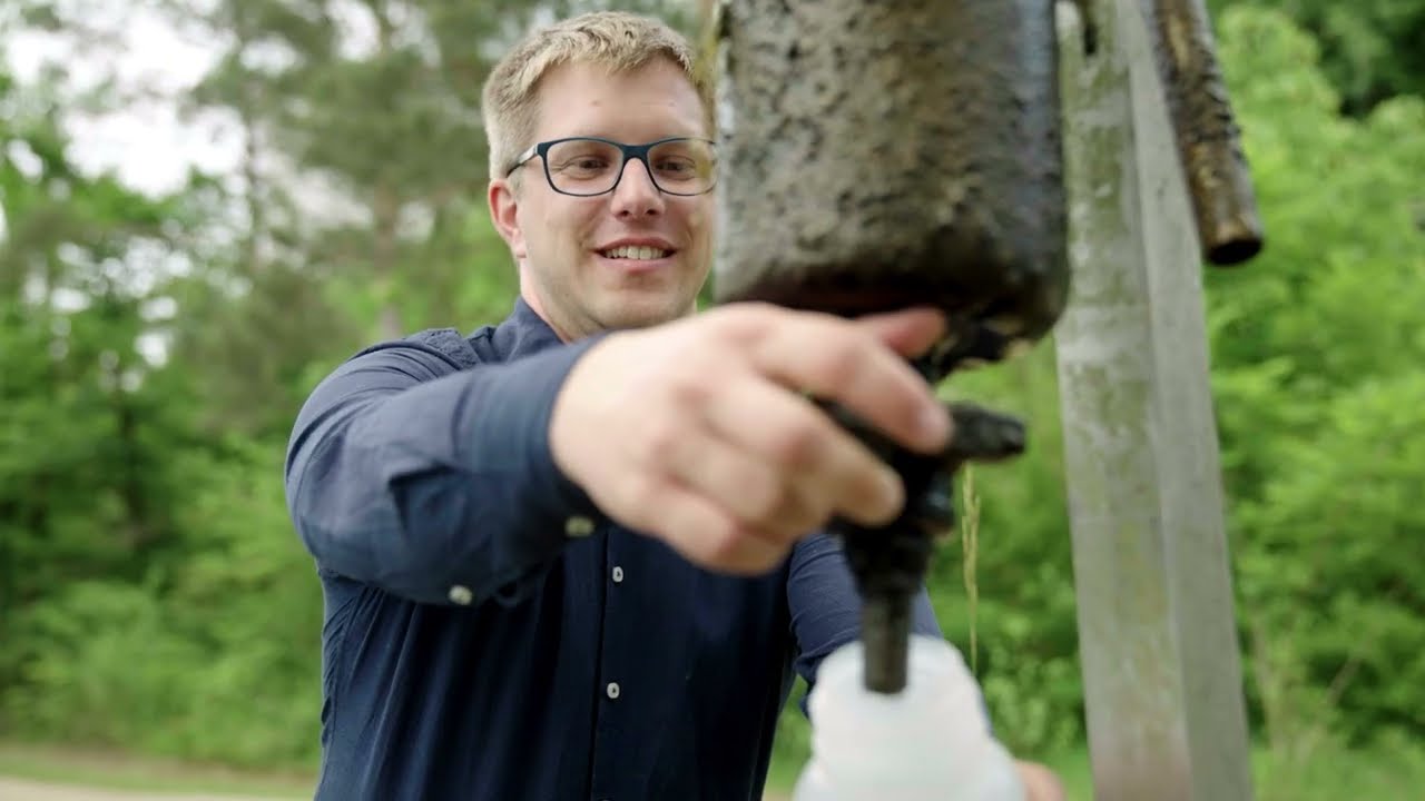 Jobs mit Zukunft: Martin Maiwald hat die Chemie im Griff - YouTube