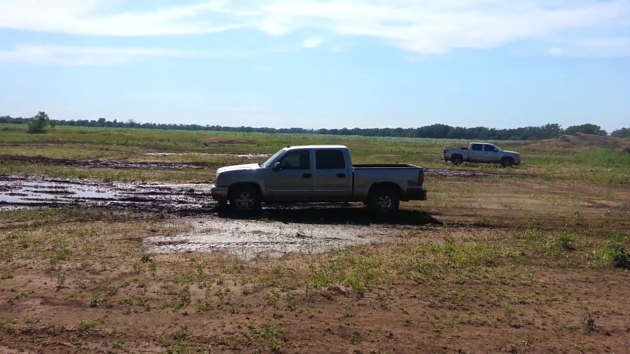 2006 silverado z71 mudding - YouTube