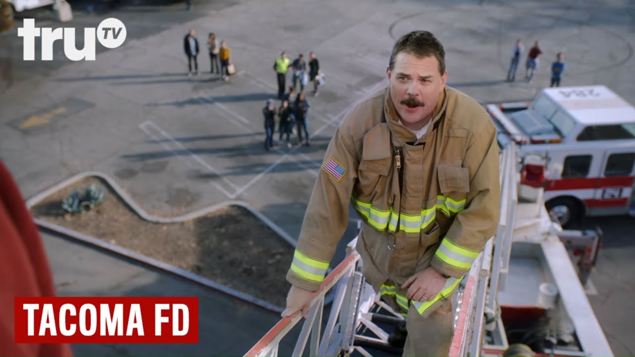 Tacoma FD - Chief Talks Down a Jumper (Clip) | truTV - YouTube
