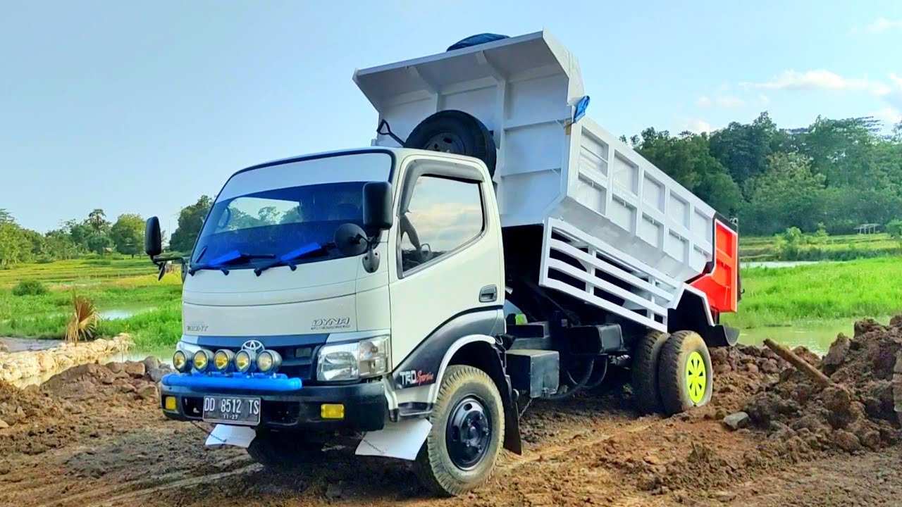 Dump Truk||Mobil Truk Jomplang Muatan Tanah Full Bak Untuk Penimbunan ...