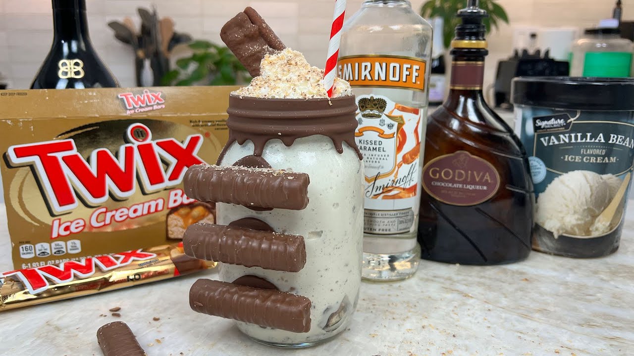 Triple Twix Milkshake - YouTube
