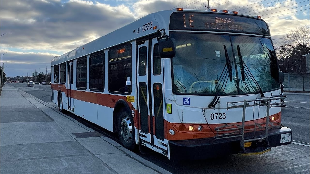 Ride Video: MiWay 2007 New Flyer D40LFR | 0723 | 1 Dundas - YouTube