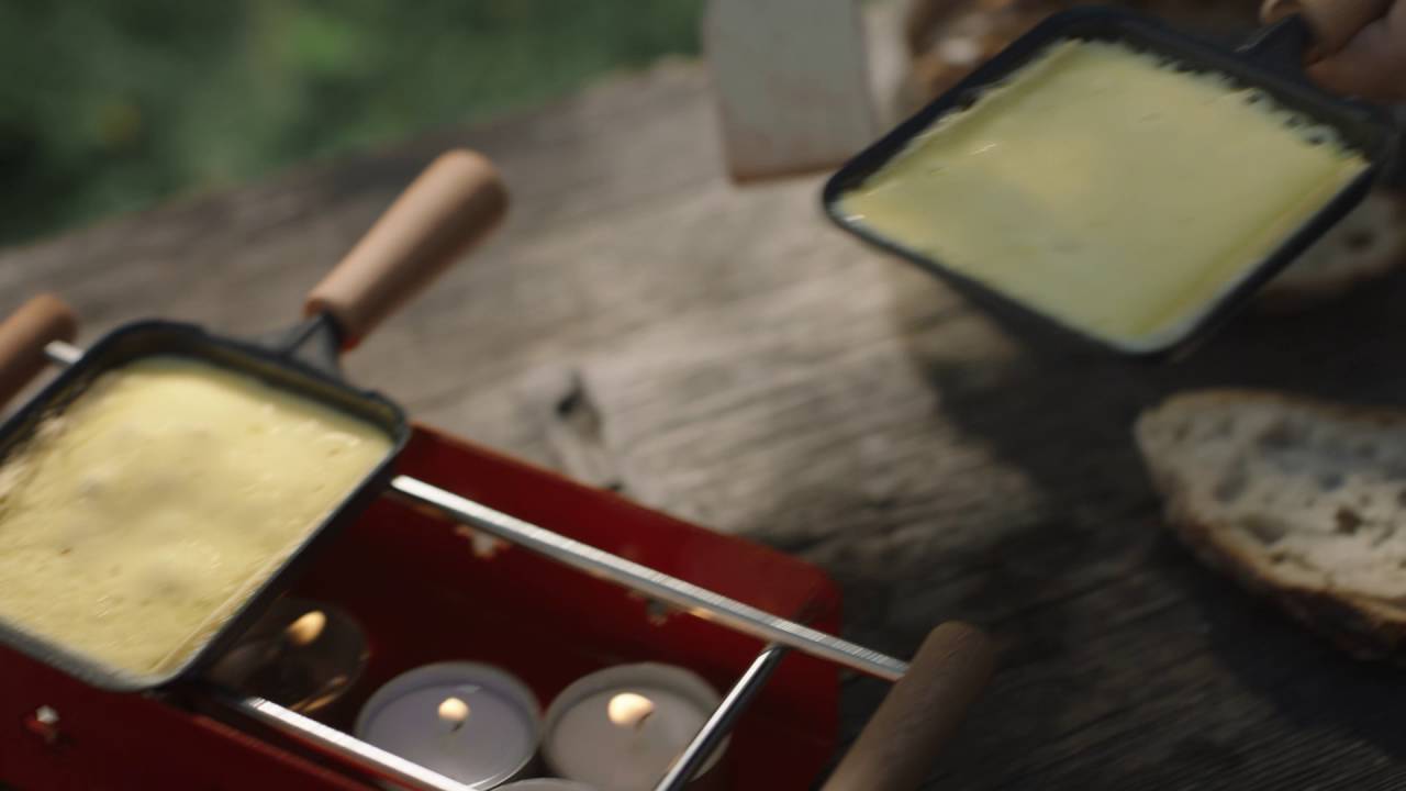 Raclette Suisse und TRAUFFER - YouTube