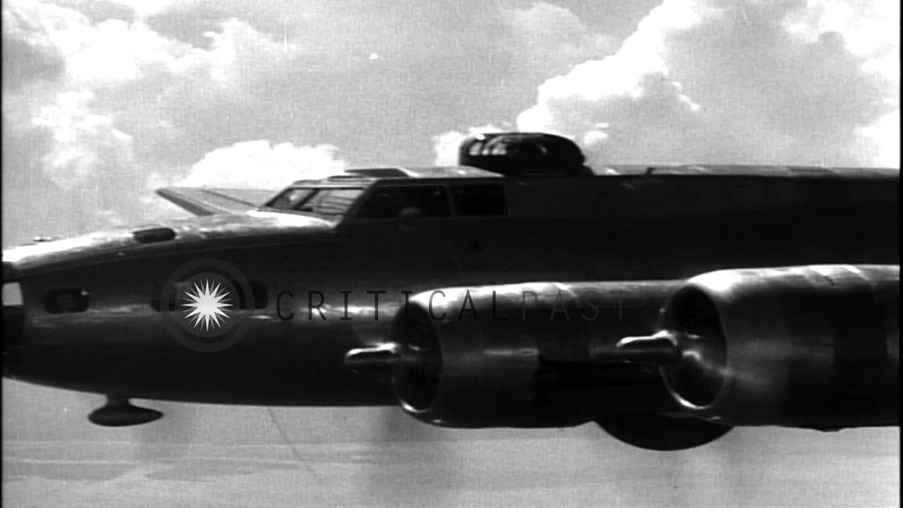 World War II aircraft: Bell YFM-1 Airacuda, Boeing B-17 Flying Fortress ...