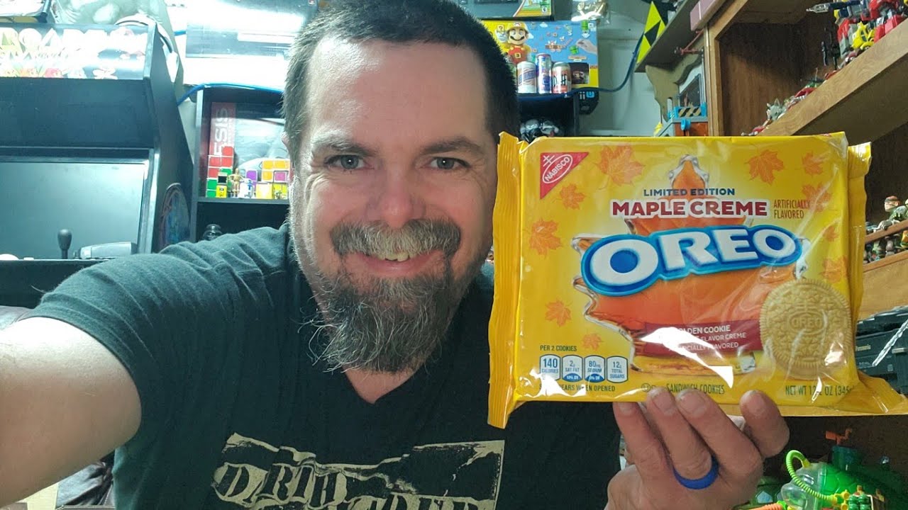 Limited edition Maple creme oreos taste test - YouTube