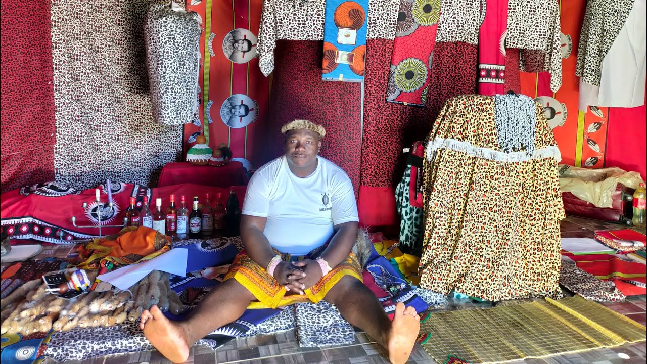 DR MHLONGO ECITHA ISIGUBHU SIKA MANTINDANE , UMKHOVU ,UTIKOLOSHE ...