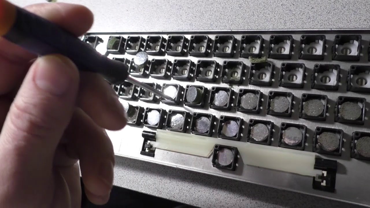 Rebuilding My Compaq Portable's Keyboard! - YouTube