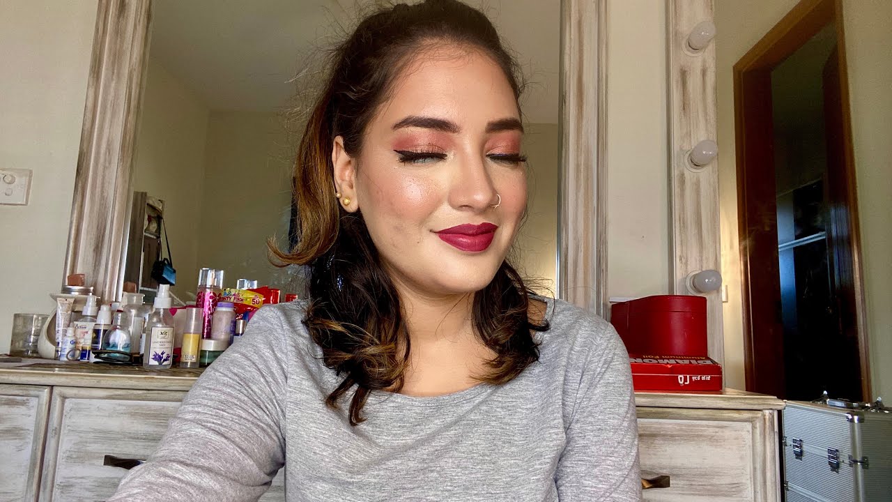 LOCAL MAKEUP: Trying out makeup from Meena Bazaar Karachi - YouTube