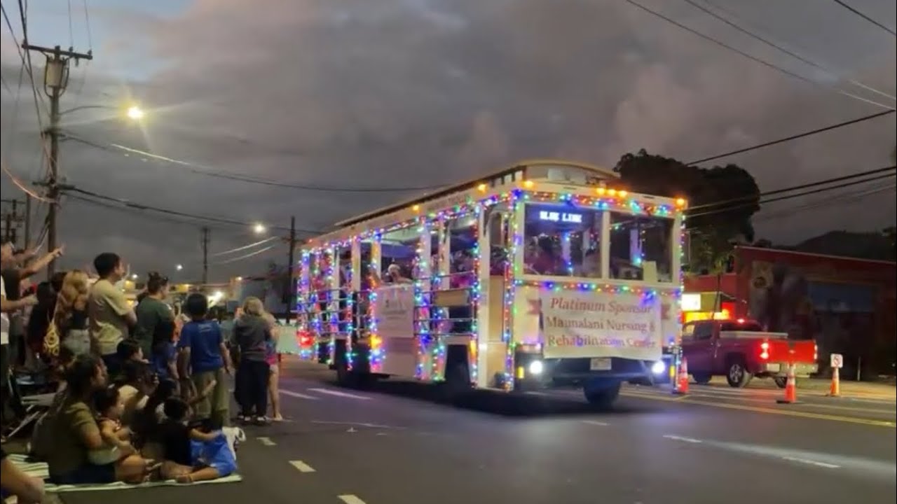 Kaimuki Hawaii Christmas Parade 2024 - YouTube