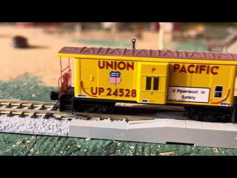 Zach's BLI GE AC6000 UP 6889 "Flags" with Kato M1 Oval Part2 8-2 - YouTube