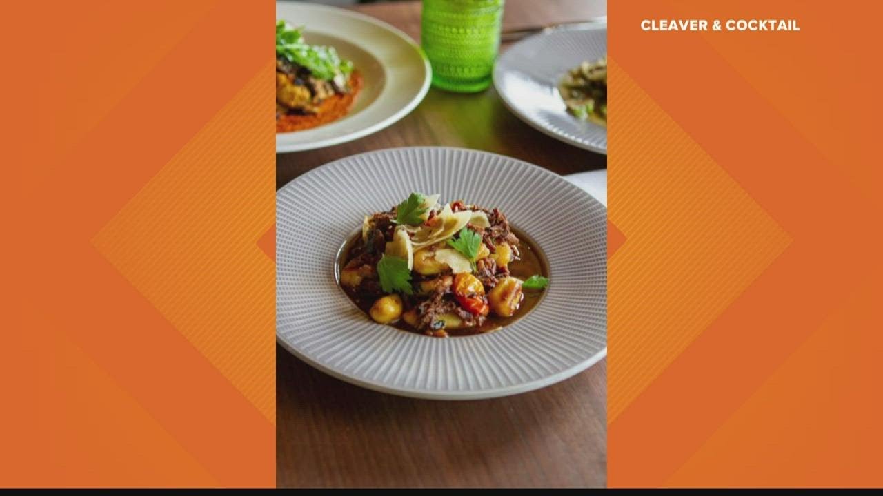 Cleaver & Cocktail opens in Town & Country - YouTube