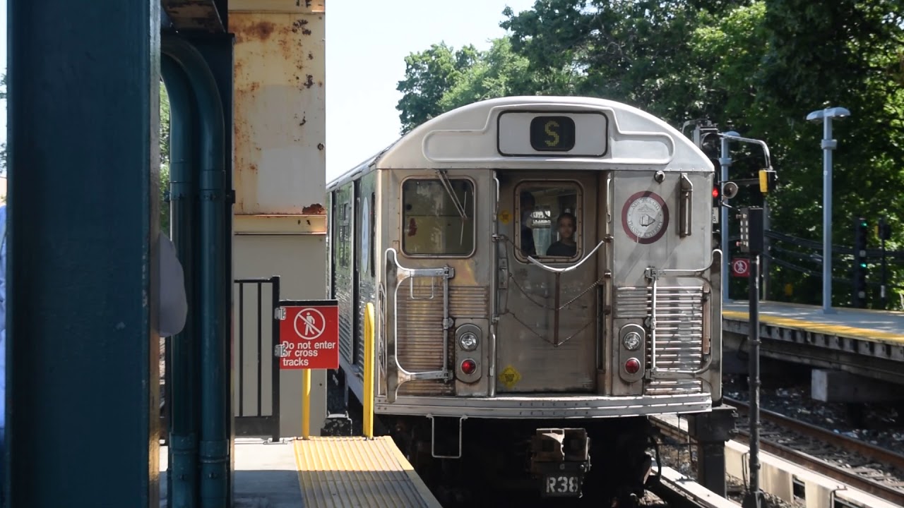 MTA NYC Subway Vintage Special: Train Of Many Metals Departing Kings ...