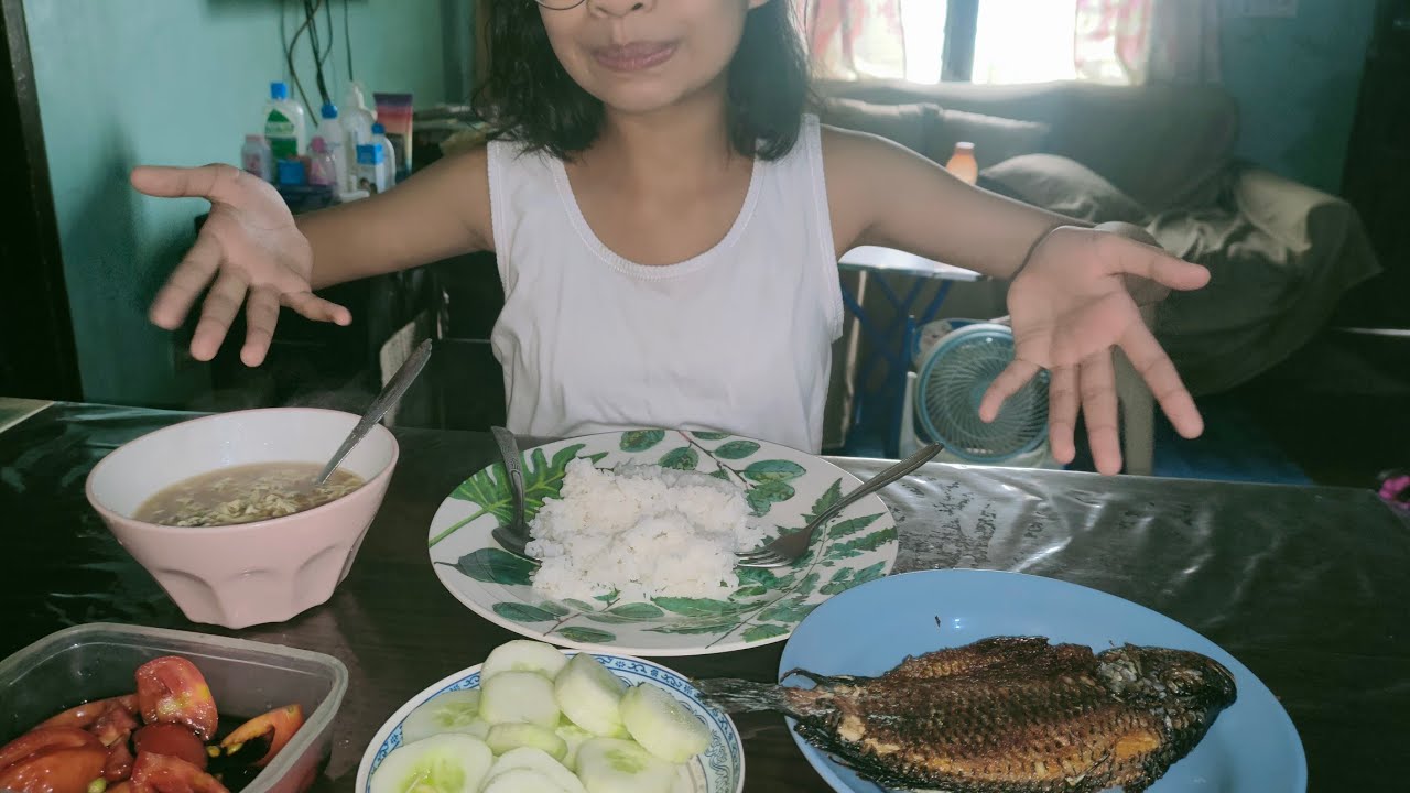 Pagkaing Pinoy: Pritong Tilapia, Sawsawang Toyomansi With Kamatis At ...