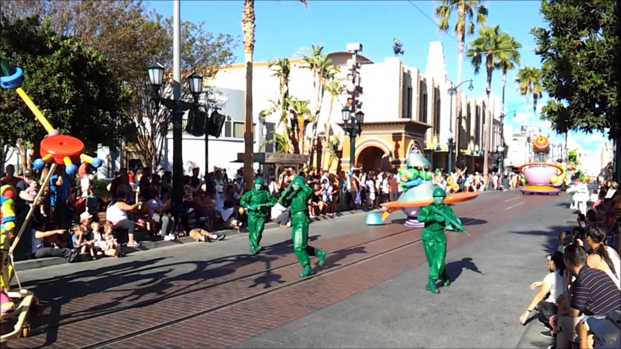 Pixar Play Parade - YouTube