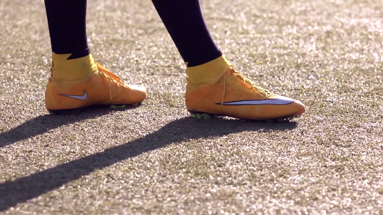 HOW TO CONTROL A BALL IN AIR | BY FREEKICKERZ - YouTube