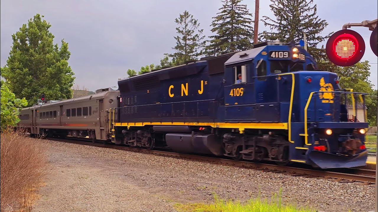 CNJ #4109: New Jersey Transit's Heritage Unit! Train #57's, Arrival & Departure! - YouTube